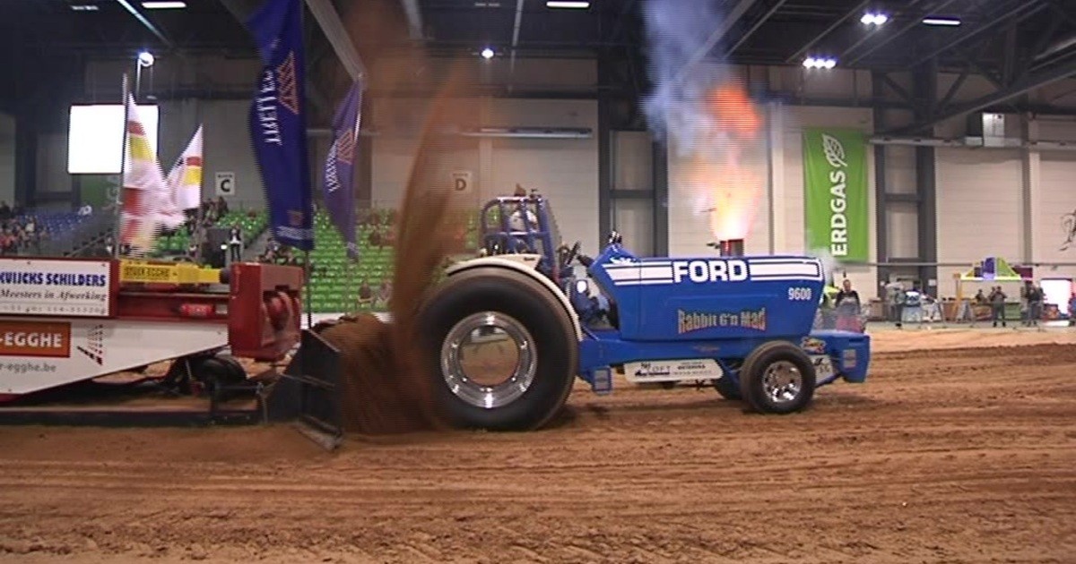 Vollgas in der Arena – Tractor Pulling | Riesa TV